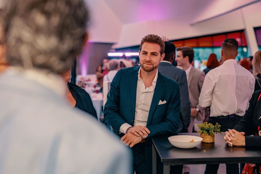 Contact - Mathieu Veltri